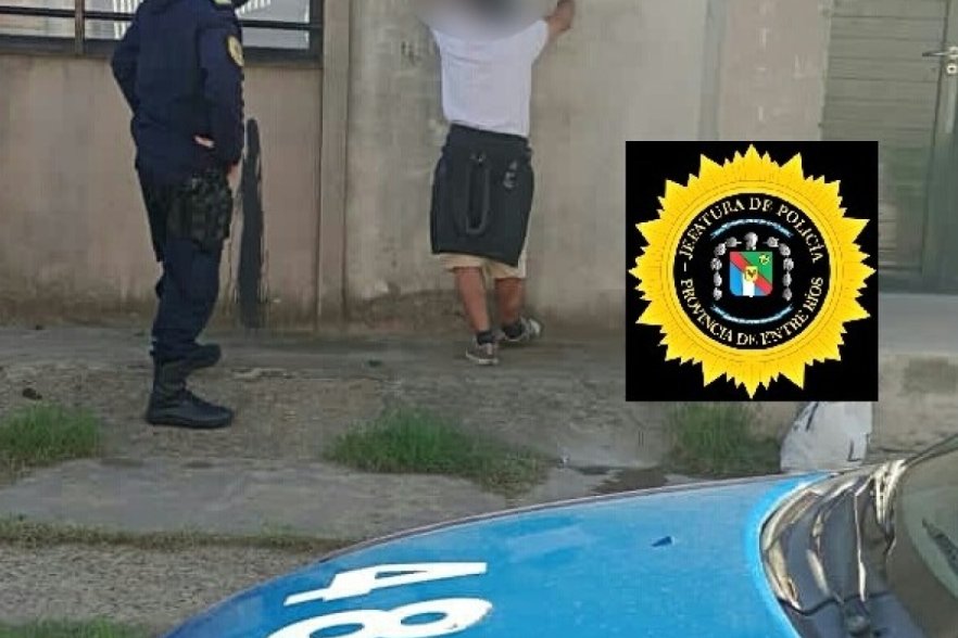 Pasó por una fiesta y se llevó hasta los micrófonos | Máxima Online