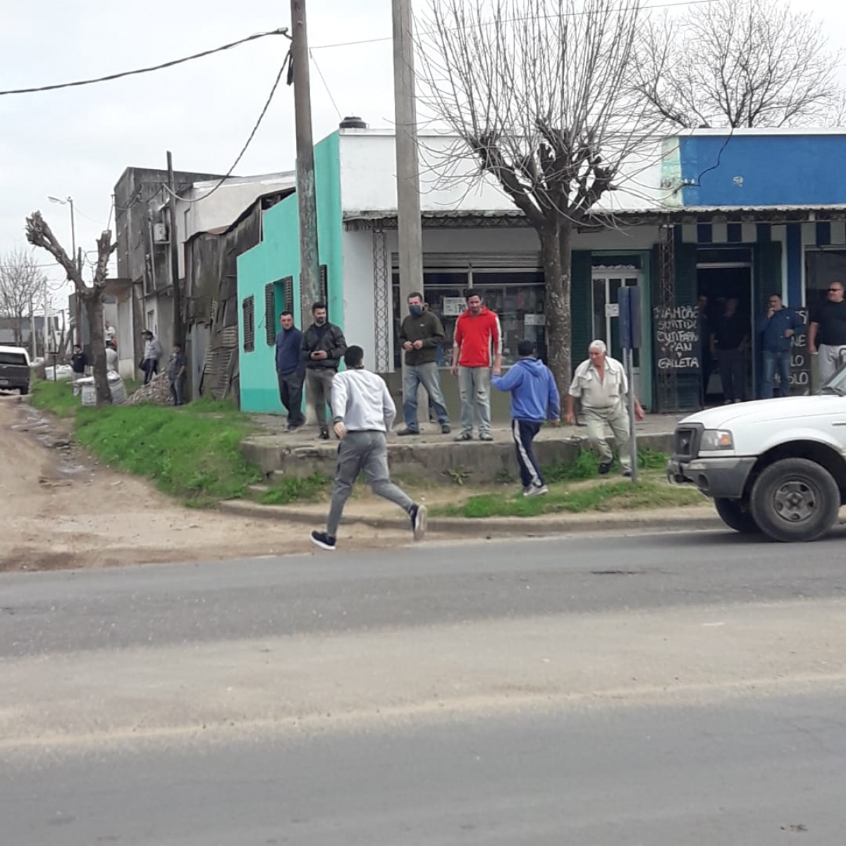 Revuelta en la calle: gritos golpes y amenazas en el Boulevard Jurado Revuelta en la calle: gritos golpes y amenazas en el Boulevard Jurado